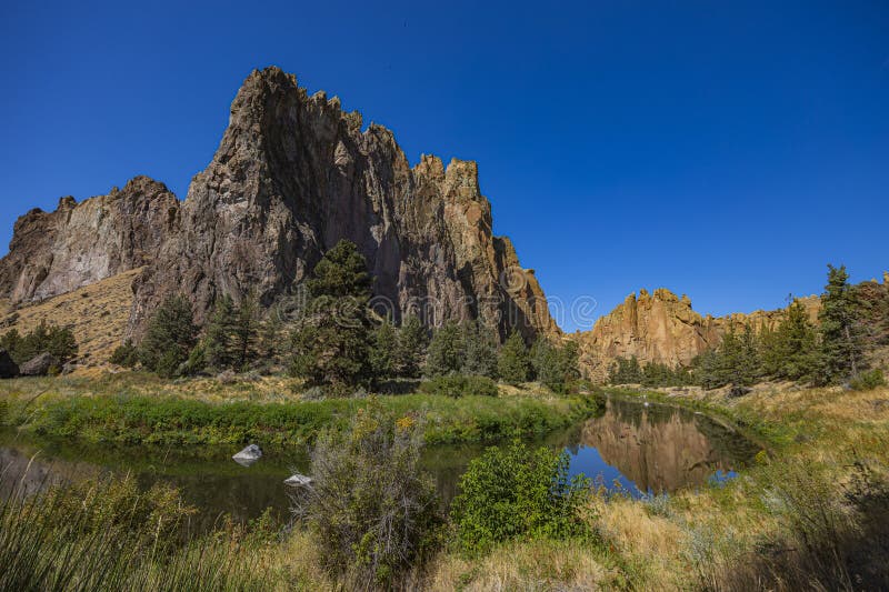 Towering Rocks and River at Smith Rock Stock Image - Image of range ...