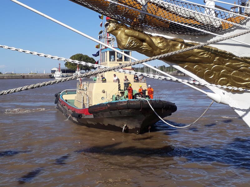 Towing ship editorial photo. Image of libertad, port - 89320486