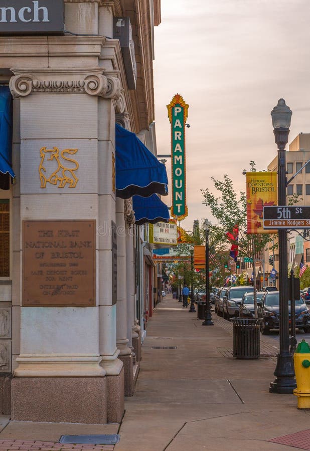 Paramount Theater in Bristol Tennessee Editorial Stock Photo - Image of ...