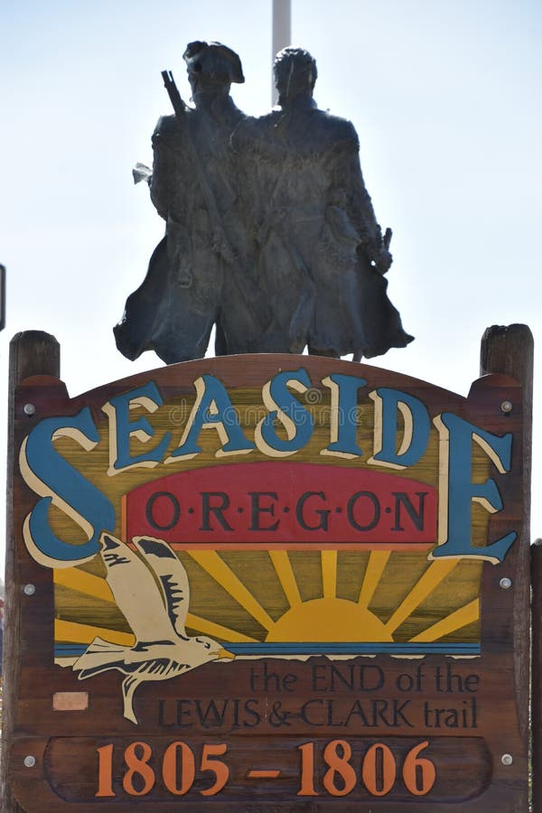 Town of Seaside in Oregon editorial stock photo. Image of beach - 155406533