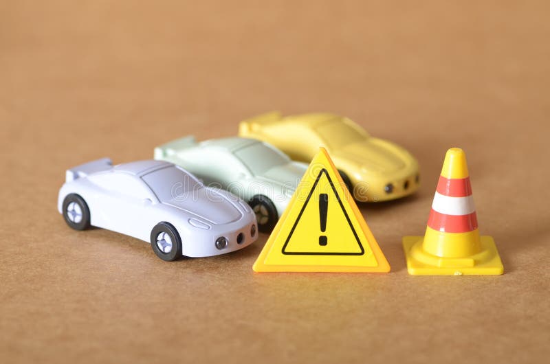 Car Cone Stock Illustrations – 7,718 Car Cone Stock Illustrations ...