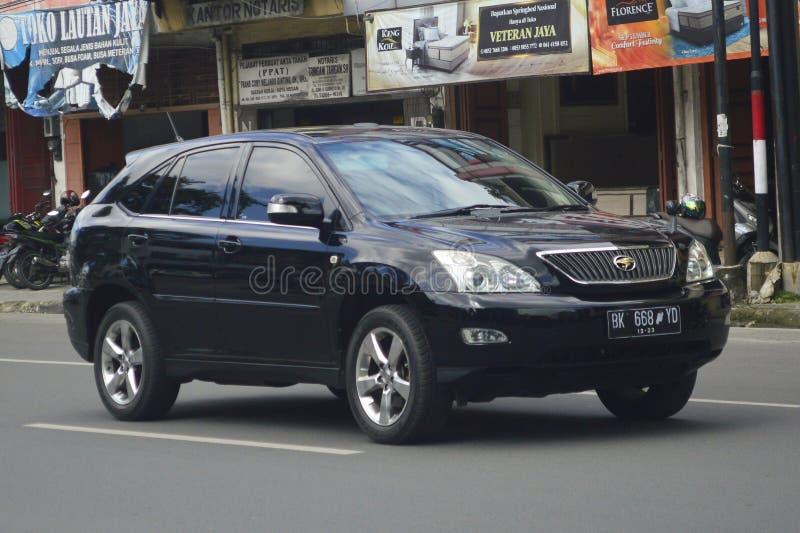 Toyota Harrier 240G XU30 editorial photography. Image of drive - 295405842