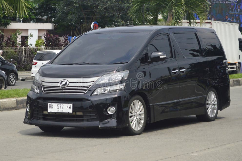 Toyota Vellfire AH20 editorial stock image. Image of 2023 - 295407134