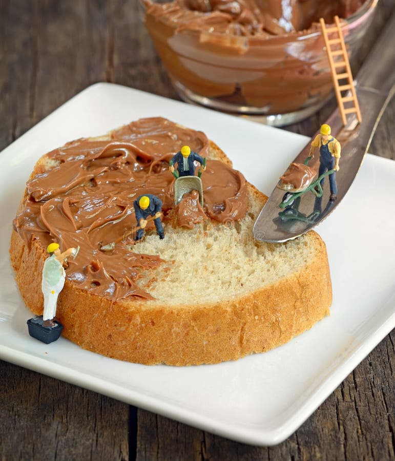 Trabajadores De Minifigure En El Pan Imagen de archivo - Imagen de ...