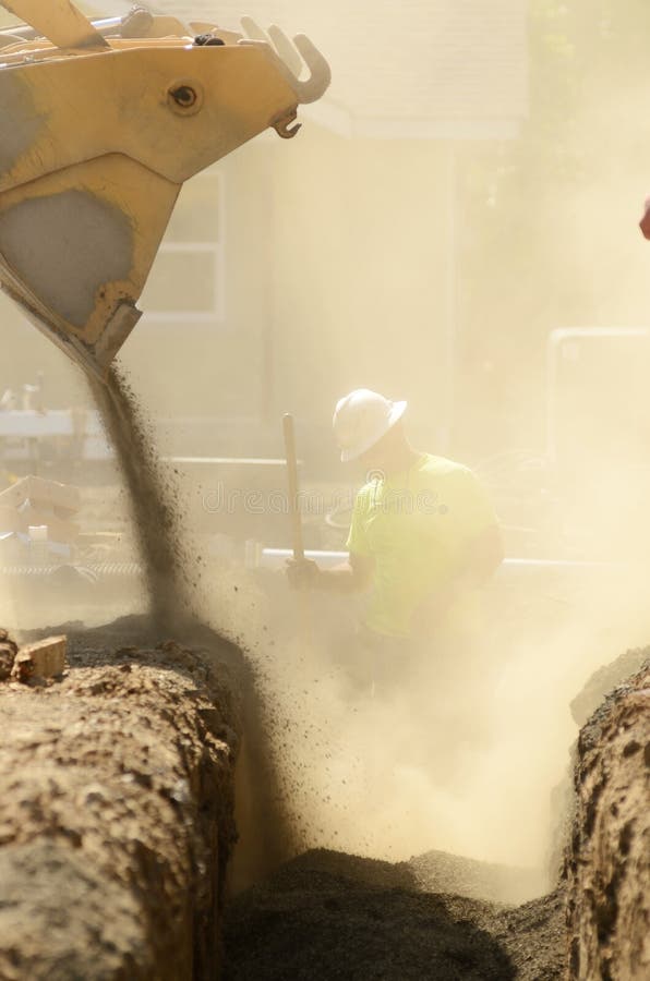 Trabajo del foso foto de archivo. Imagen de retroexcavadora - 32956228