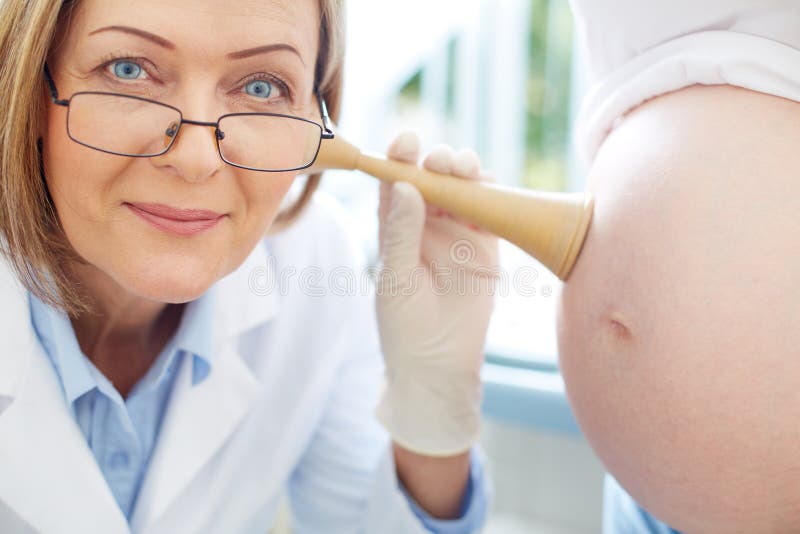 Estetoscopio de Pinard foto de archivo. Imagen de embarazado - 32587662