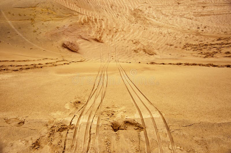 Traces sled on sand stock image. Image of cloudless, climate - 28788069