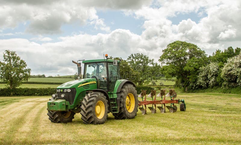 Un Vieux Tracteur 2030 Vert De John Deere Photo éditorial - Image du ...