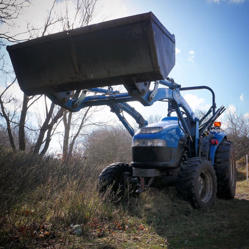 Tractor editorial stock photo. Image of lori, tracktor - 54062643