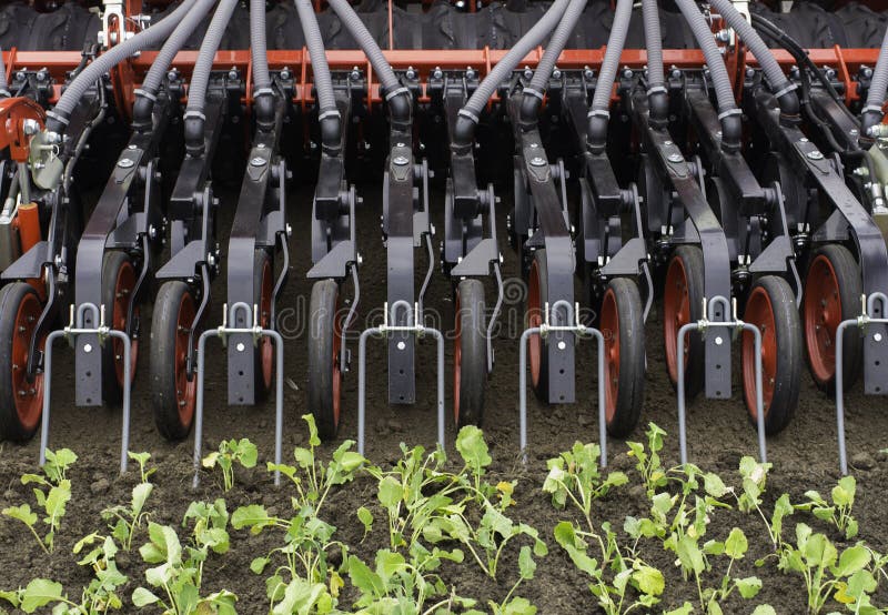 Tractor het zaaien zaden stock afbeelding. Image of lente - 34282377