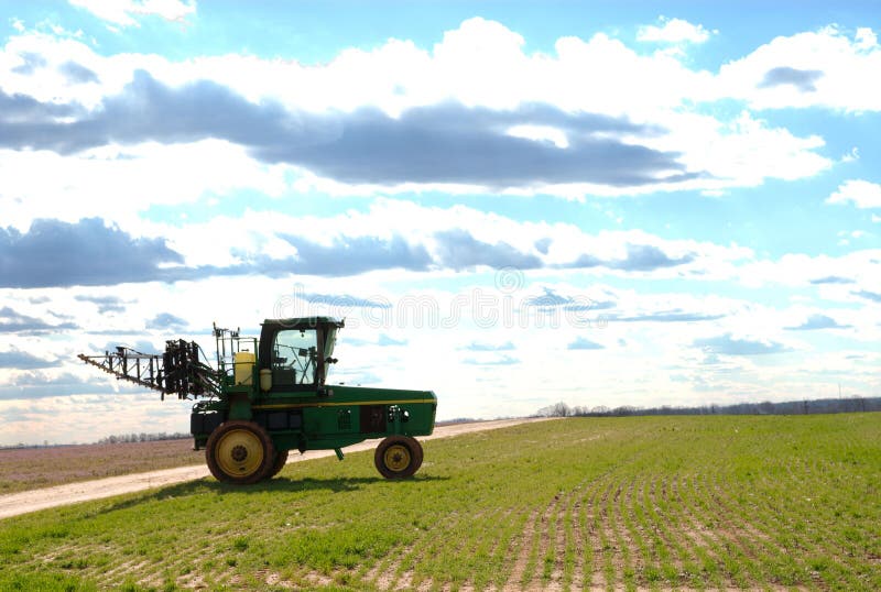 Tractor Sprayer on Open Field 04 Editorial Stock Photo - Image of tread ...