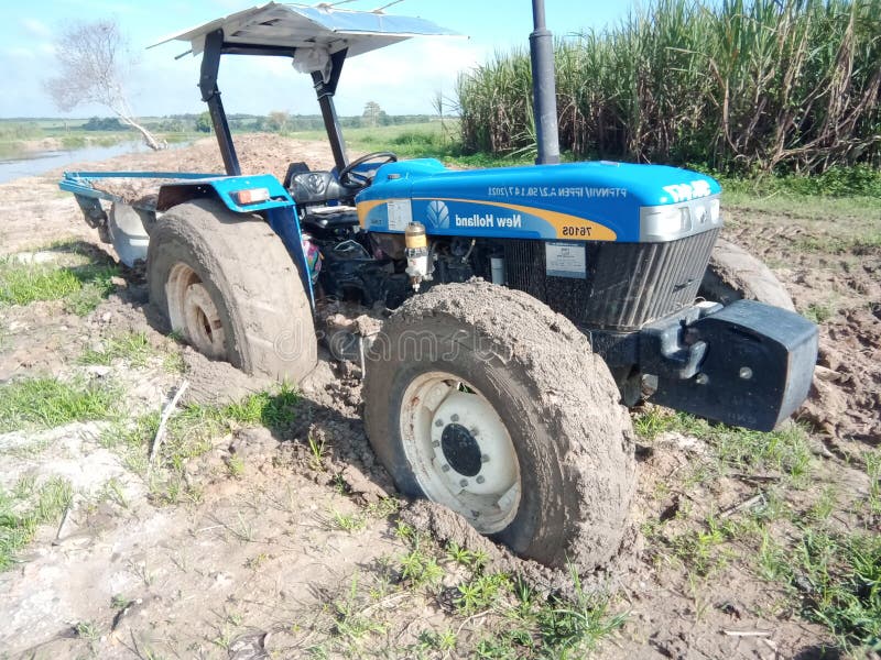 John Deere Stuck In Mud