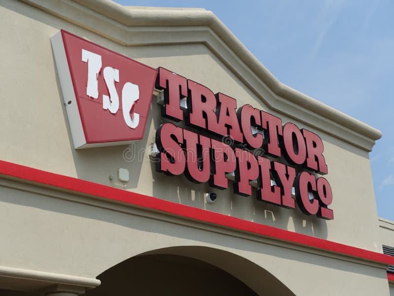 Tractor Supply Company Store Front Editorial Stock Image - Image of ...