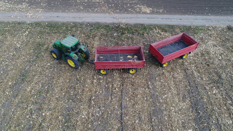 Tractor y remolques imagen editorial. Imagen de transporte - 101569925