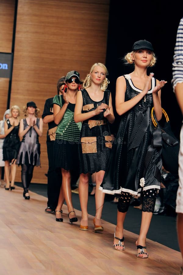 Trade Mark Defile editorial photography. Image of crowd - 4252782