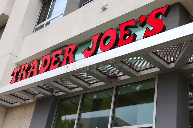 TRADER JOE S American Chain of Grocery Store Editorial Stock Photo ...
