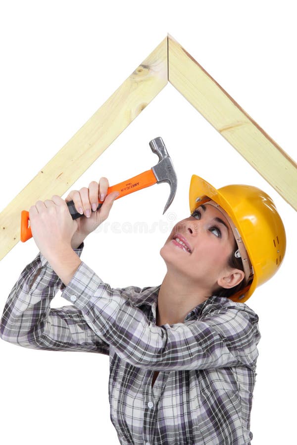 Tradeswoman, Der Ein Feld Hammert Stockbild - Bild von zimmerei ...