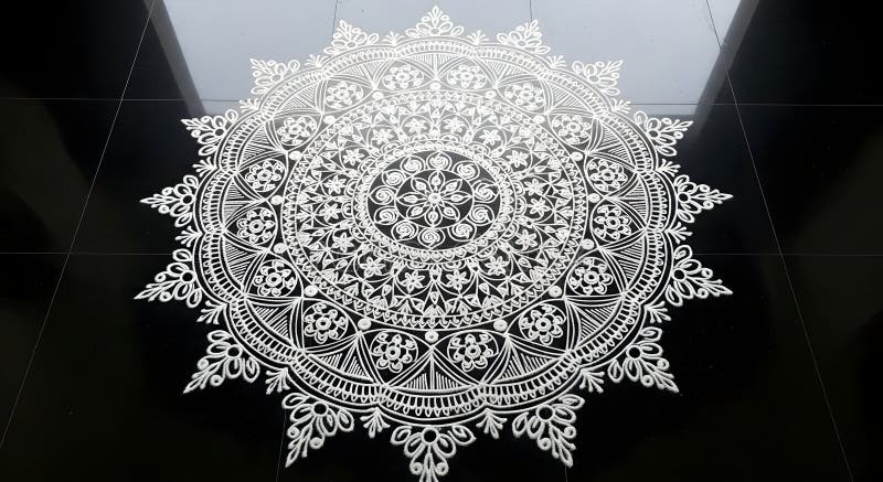 Traditional Alpona Design Stock Illustrations – 1,666 Traditional ...