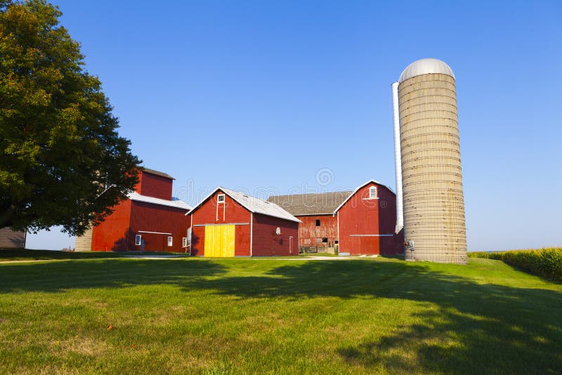 Traditional American Red Farm Stock Image - Image of clean, countryside ...
