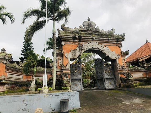 Traditional bali gate stock image. Image of house, front - 390678593