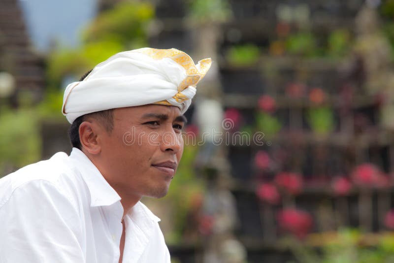 Balinese Men in Traditional Costume Bali Indonesia Editorial Stock ...