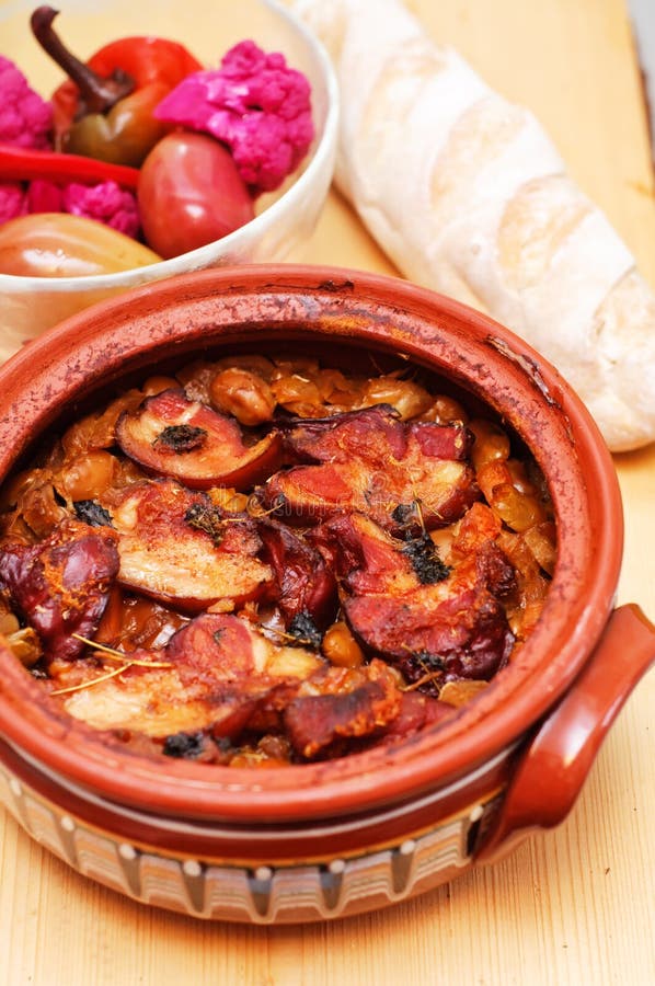 Romanian Beans Broth & X28;ciorba De Fasole in Pita& X29; - Traditional ...