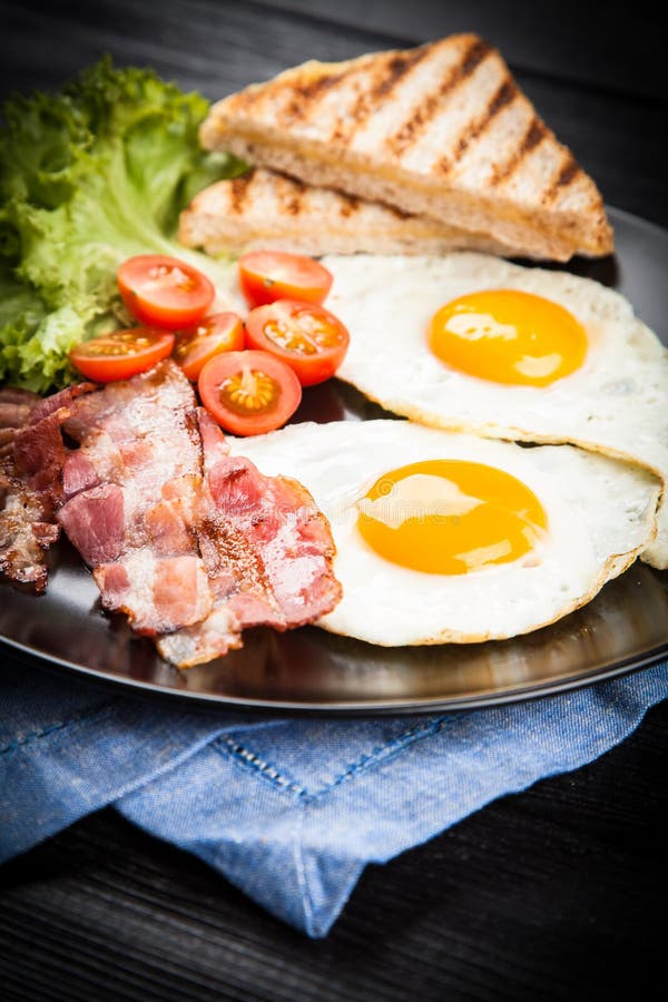 Traditional Breakfast on a Plate Stock Photo - Image of food, english ...