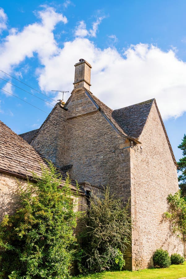 Traditional British house stock image. Image of park - 75606295