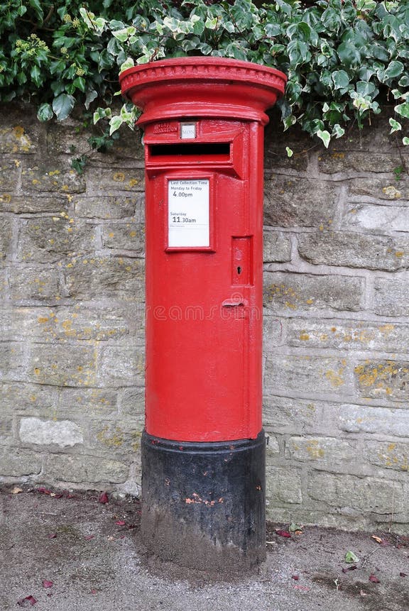 Traditional British Post Box Stock Photo - Image of icon, circular ...