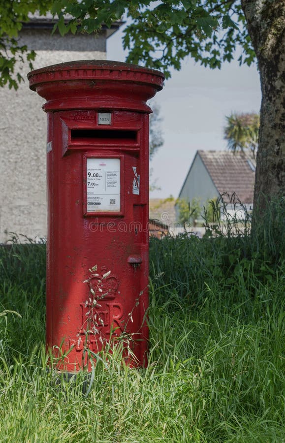 Traditional British Post Box. Editorial Image - Image of worn, royal ...