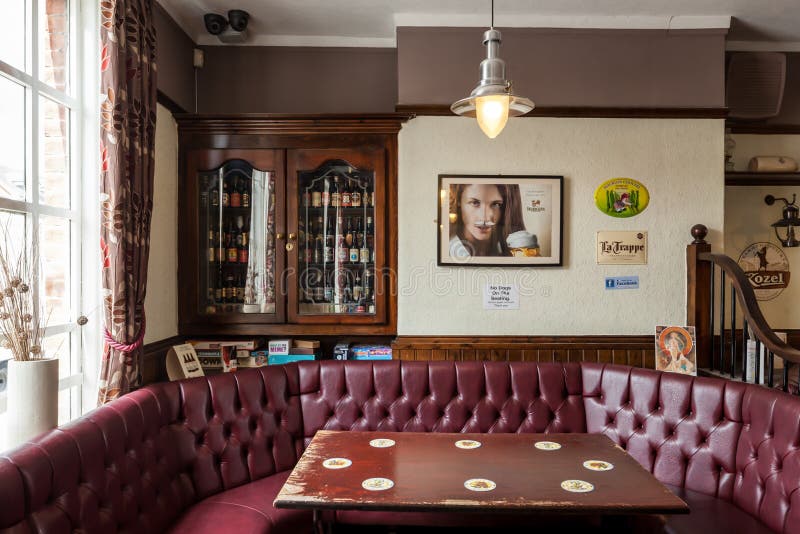 Traditional British Pub Interior Editorial Photo - Image of pool ...