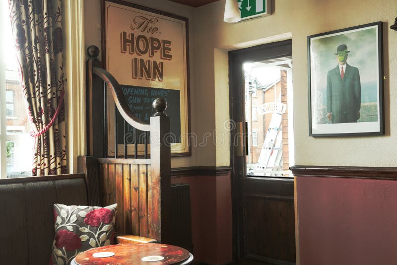 Traditional British Pub Interior Editorial Photo - Image of london ...