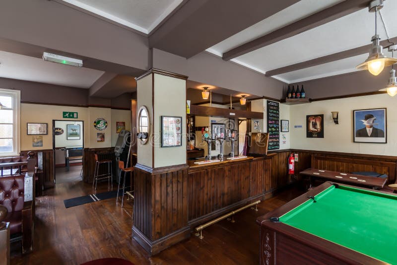 Traditional British Pub Interior Editorial Stock Image - Image of city ...