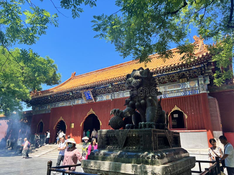 Traditional Chinese Architecture with Guardian Lion Statue in Beijing ...