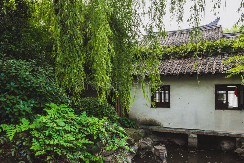 Traditional Chinese Architecture by Water and Trees, Shaoxing, China ...