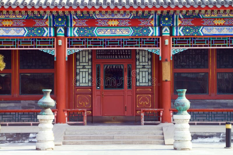 Traditional Chinese Building Stock Photo - Image of dragon, beijing ...