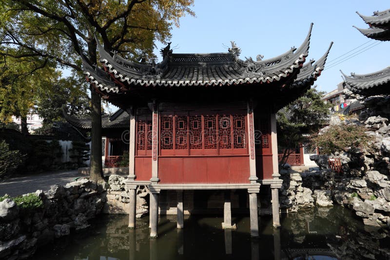 Traditional Chinese Building Stock Photo - Image of architecture, house ...