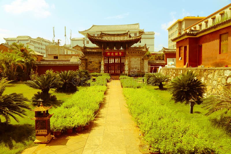 Traditional Chinese Building Stock Image - Image of building, chinese ...