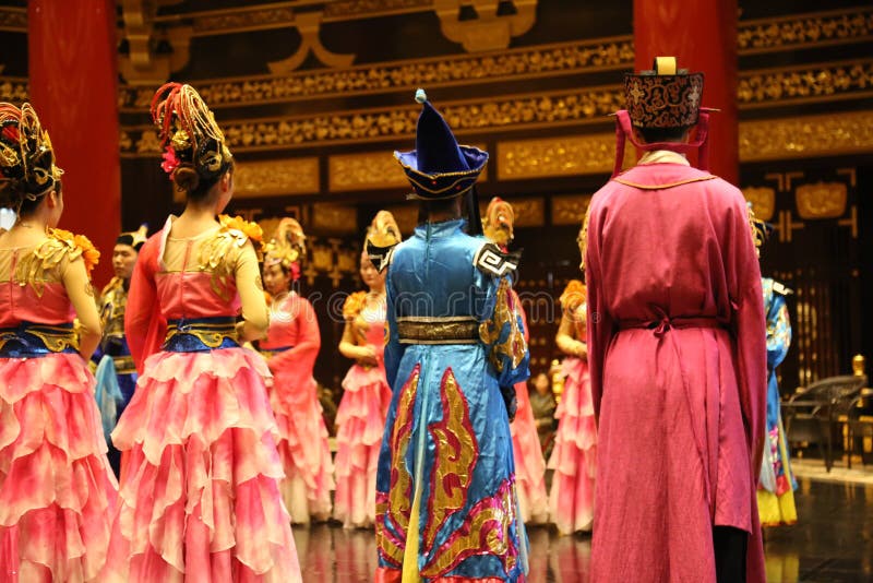 Traditional Chinese Dance Performance Editorial Image - Image of ...