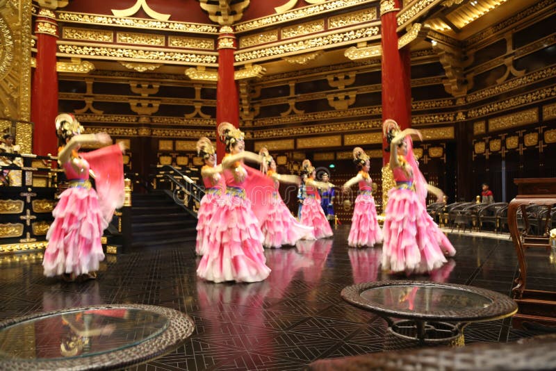 Traditional Chinese Dance Performance Editorial Image - Image of ...