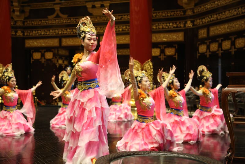 Traditional Chinese Dance Performance Editorial Image - Image of ...