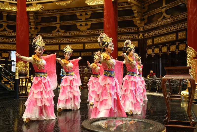 Traditional Chinese Dance Performance Editorial Image - Image of ...