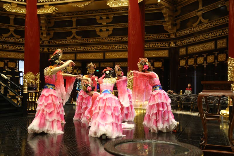 Traditional Chinese Dance Performance Editorial Stock Photo - Image of ...