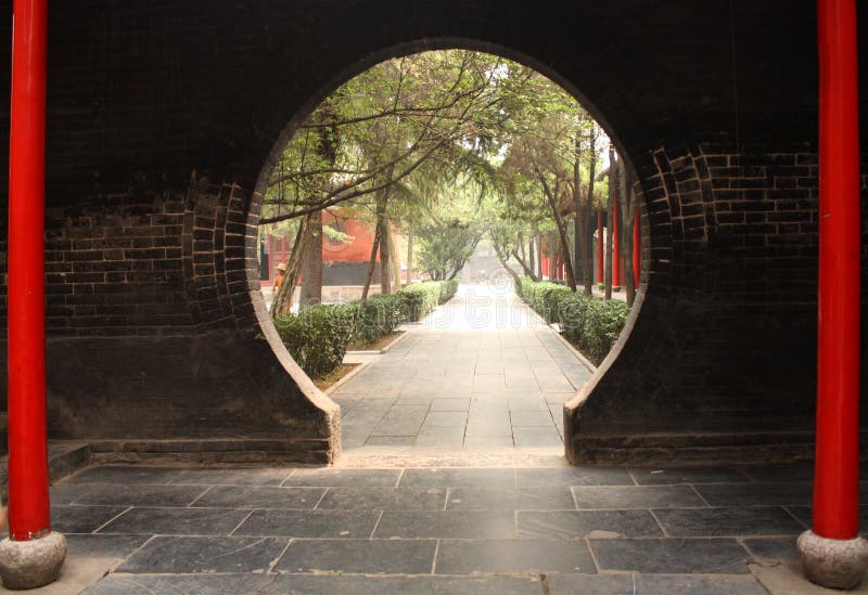 Circle Entrance Chinese Garden Stock Photos - Free & Royalty-Free Stock ...