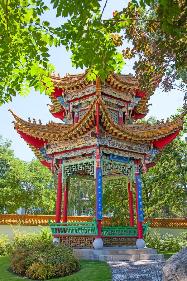 Traditional chinese garden stock image. Image of nature - 48814361