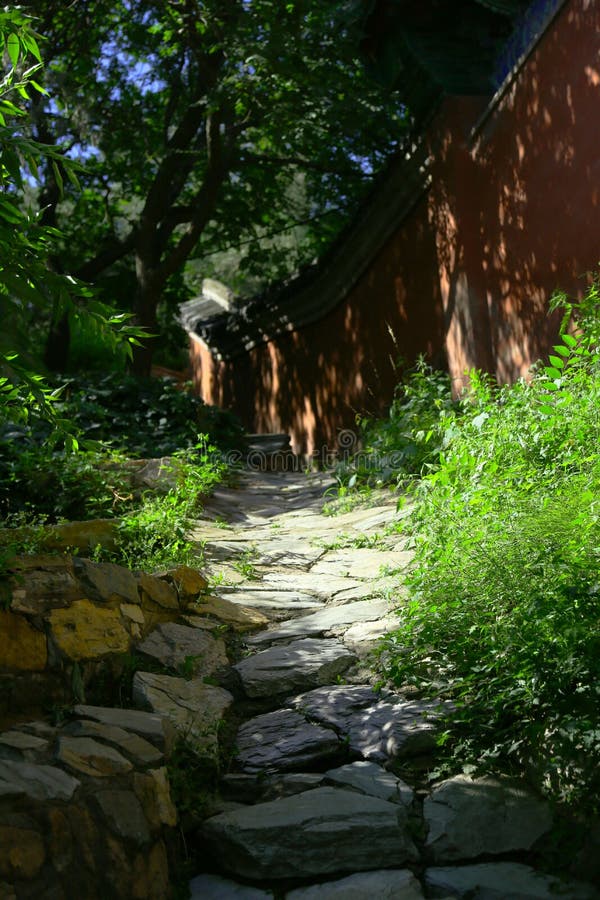 Traditional chinese garden stock image. Image of paved - 37051253