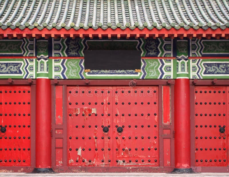 Traditional Chinese Red Temple Gate Stock Image - Image of eaves, green ...