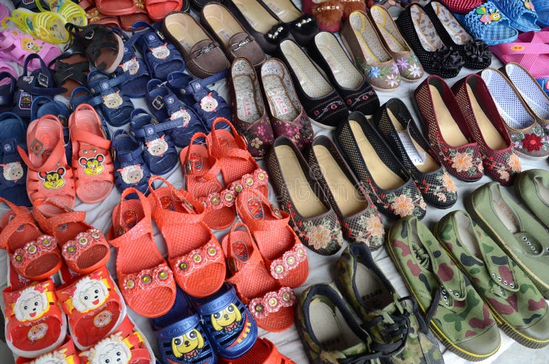Traditional Chinese Shoes Stock Photos - Download 621 Royalty Free Photos