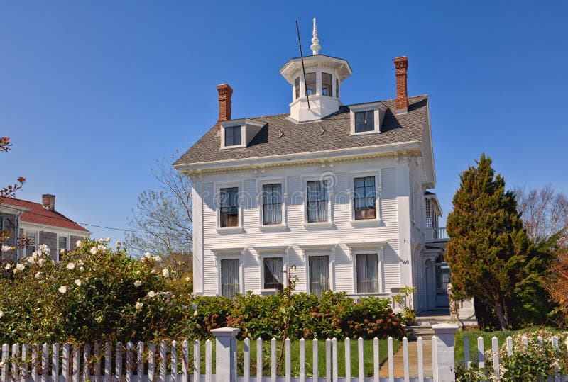 Traditional Colonial House stock image. Image of cape - 22339545