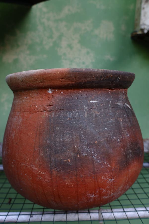 A clay pot stock image. Image of occupation, craft, traditional - 306461891